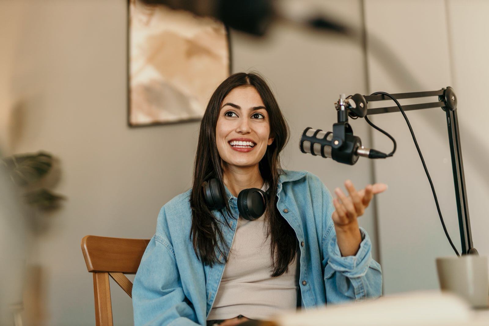 Working with Podcast Influencers: Reaching Engaged Audiences | Pickle